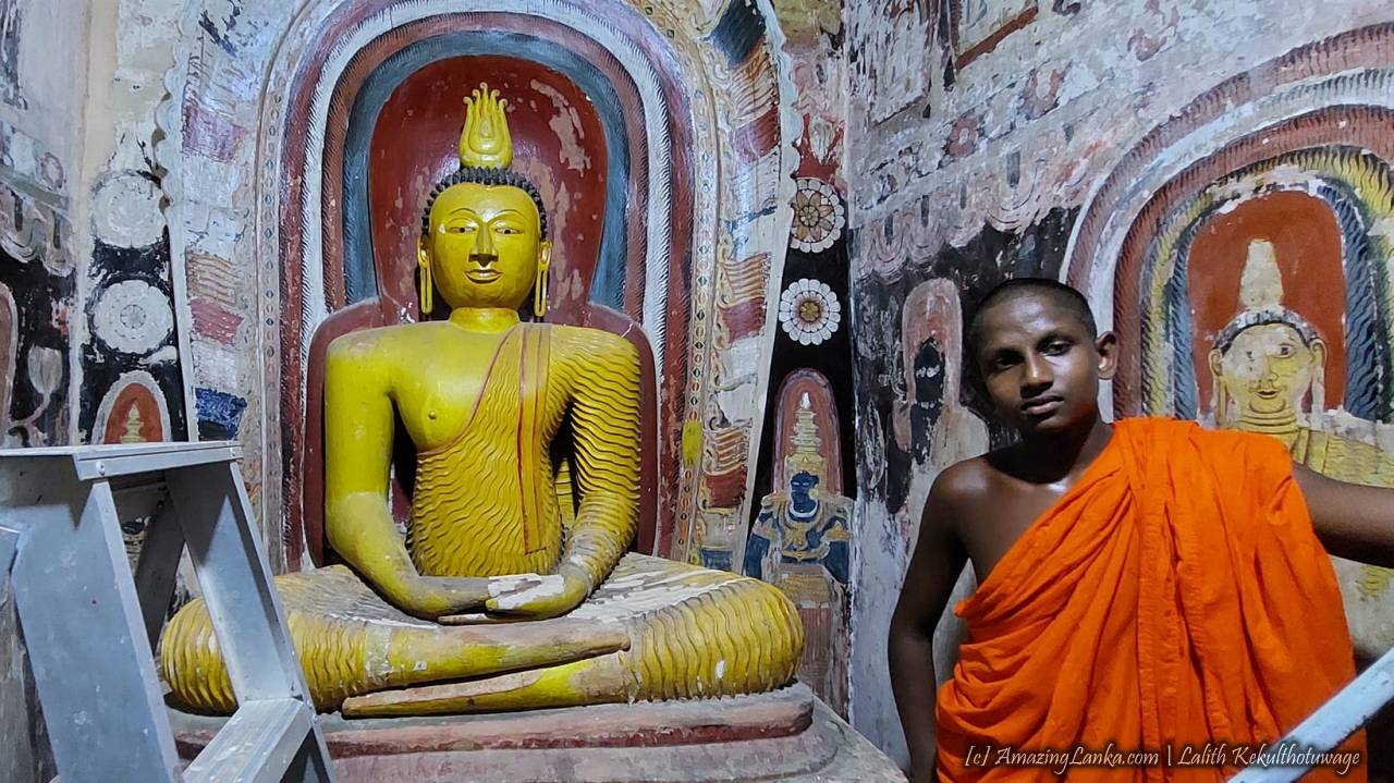 Watagedara Sri Sudharmarama Pothgul Tampita Viharaya | AmazingLanka.com