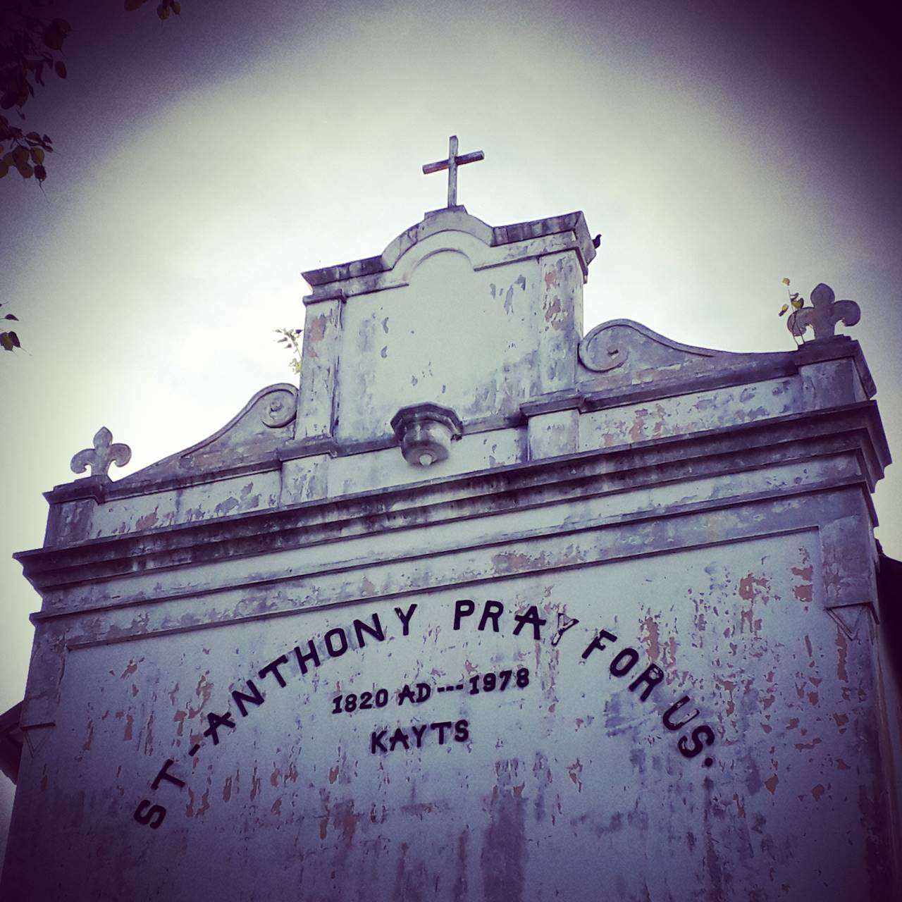 Ruins of the Manalkadu Dutch Church in Jaffna | AmazingLanka.com