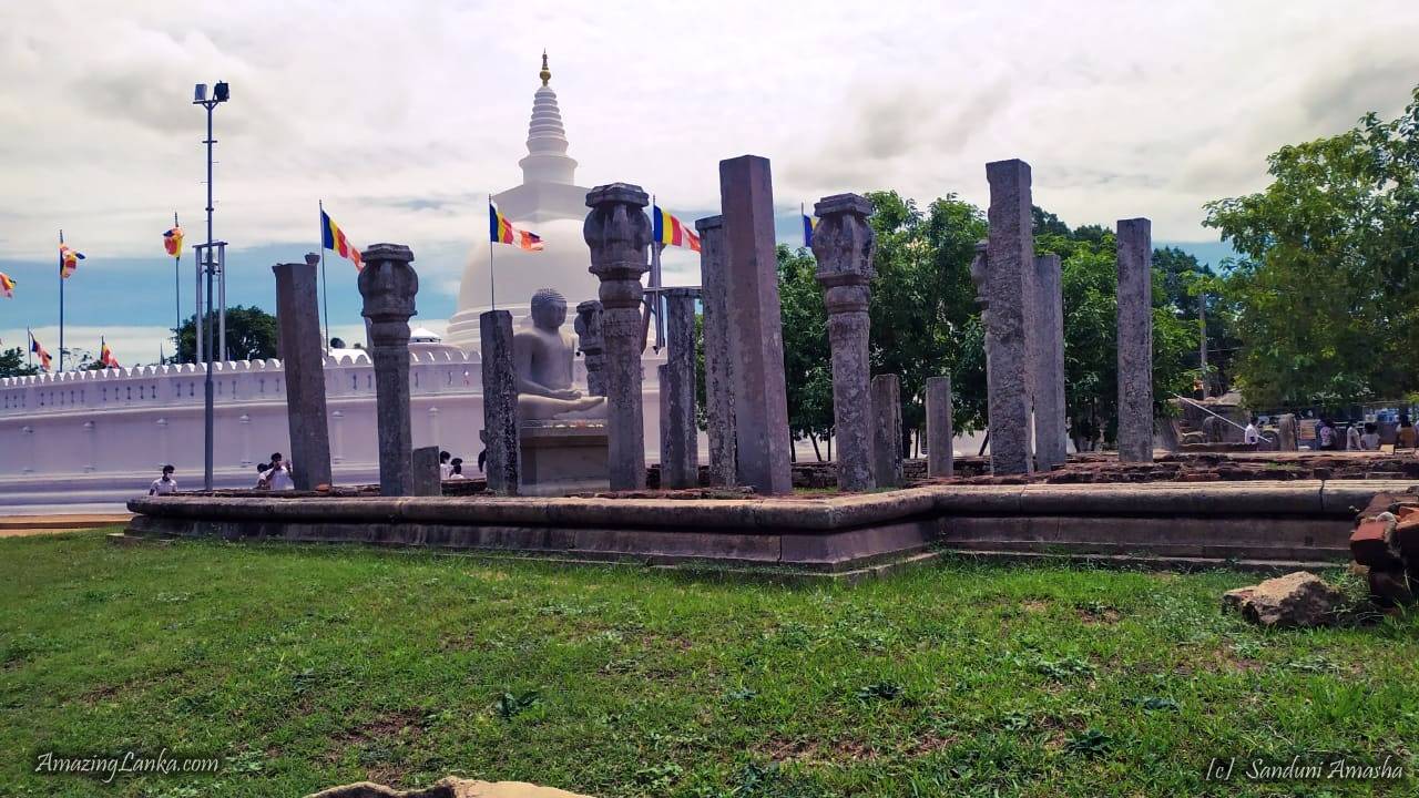 Thuparamaya of Ancient Anuradhapura | AmazingLanka.com