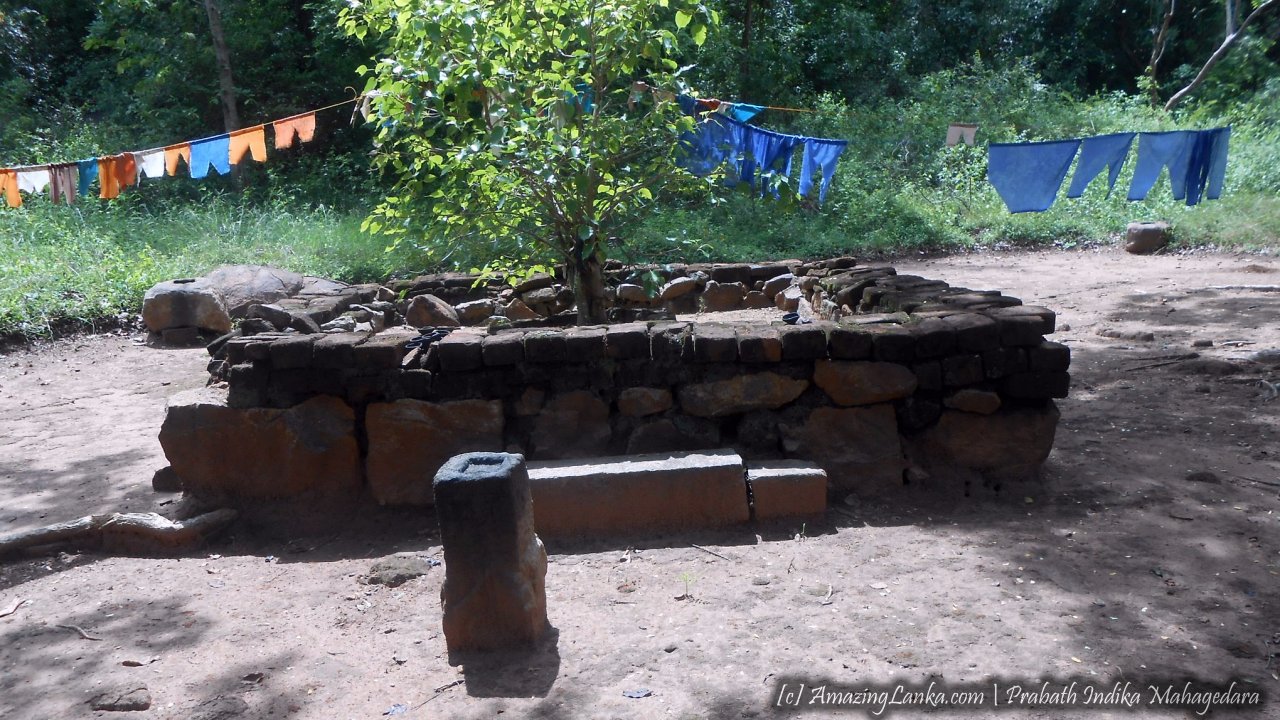 Kaluebe Archaeology Site | AmazingLanka.com