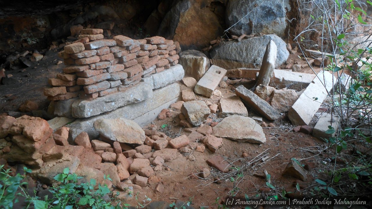 Kaluebe Archaeology Site | AmazingLanka.com