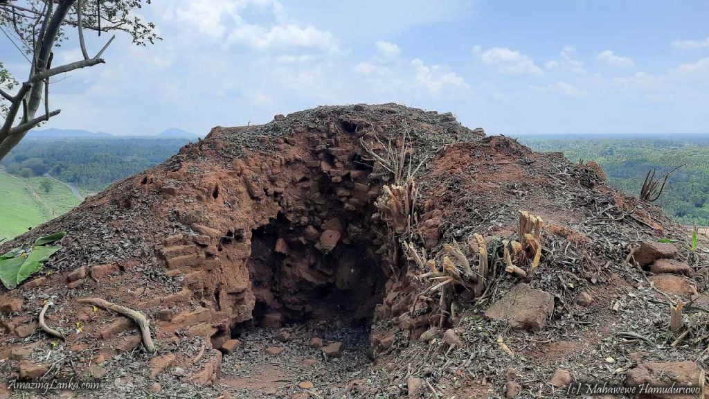 Rajanganaya Kadigala Mahamangala Seya Ruins | AmazingLanka.com
