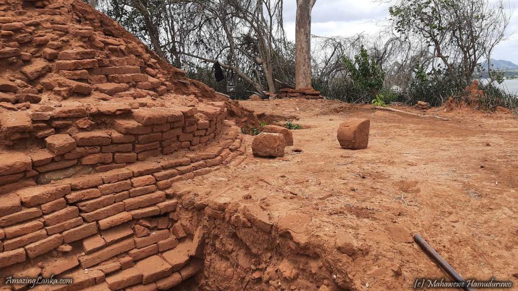 Rajanganaya Kadigala Mahamangala Seya Ruins | AmazingLanka.com