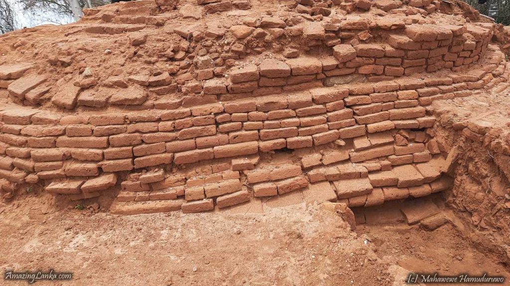 Rajanganaya Kadigala Mahamangala Seya Ruins | AmazingLanka.com