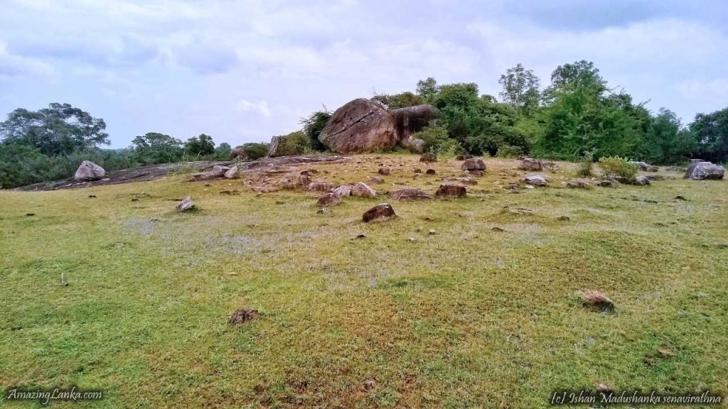 Mutugala Gallen Rajamaha Viharaya Ruins | AmazingLanka.com