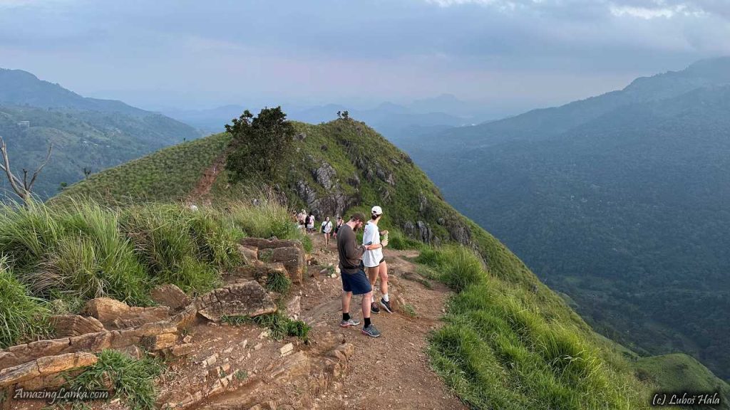 Little Adams Peak in Ella | AmazingLanka.com