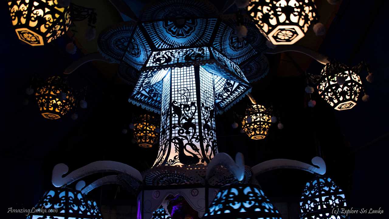 Vesak : The Festival of Light of Buddhists | AmazingLanka.com